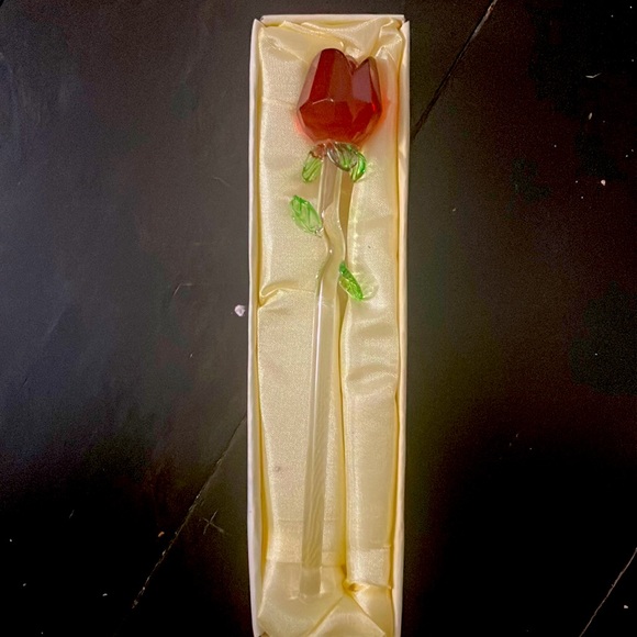 D’Lusso | Other | Stunningly Beautiful Glass Roses | Poshmark